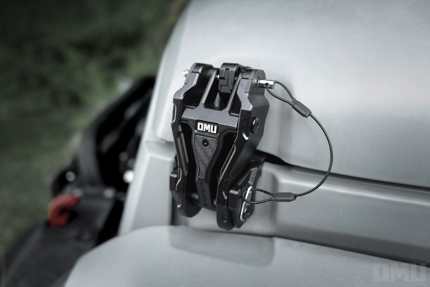 Secure Your Jeep Wrangler JL/JK with a Hood Lock – OMU 4x4